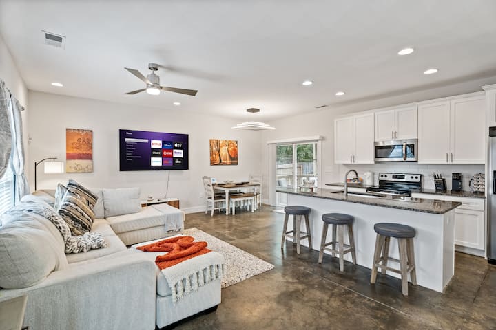 Modern 2br • Minutes From Uptown Charlotte - Charlotte, NC