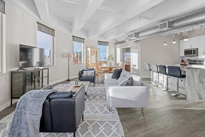 Magnolia - Downtown - Walk To Rogers 12 Mins - Edmonton