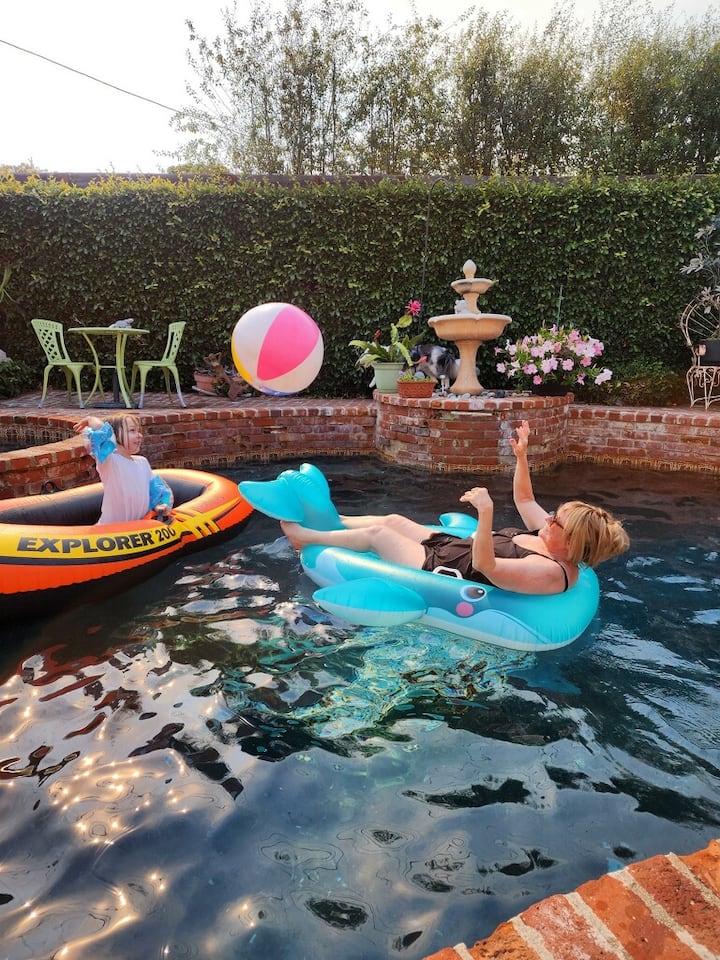 Happy Retreat - Culver City, CA