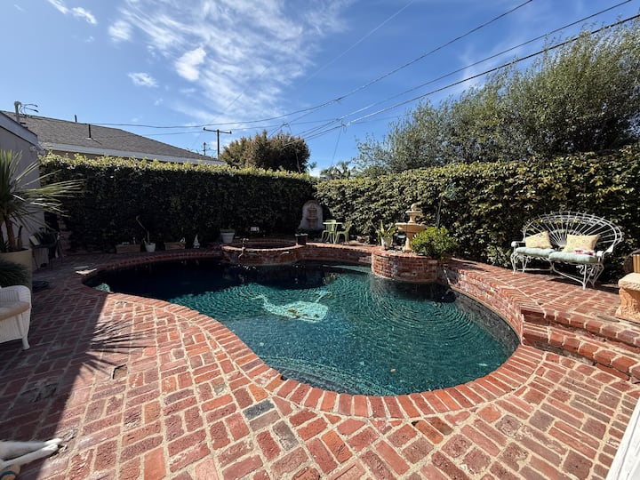 Happy Retreat - Culver City