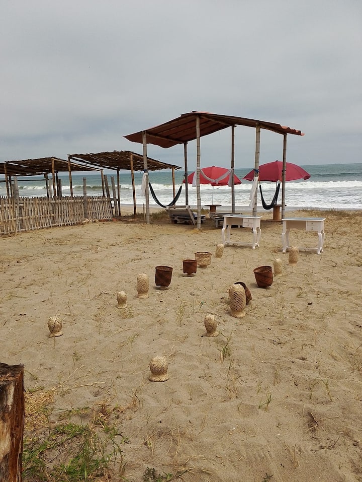 Hermosa Casa Frente A La Playa - Playas