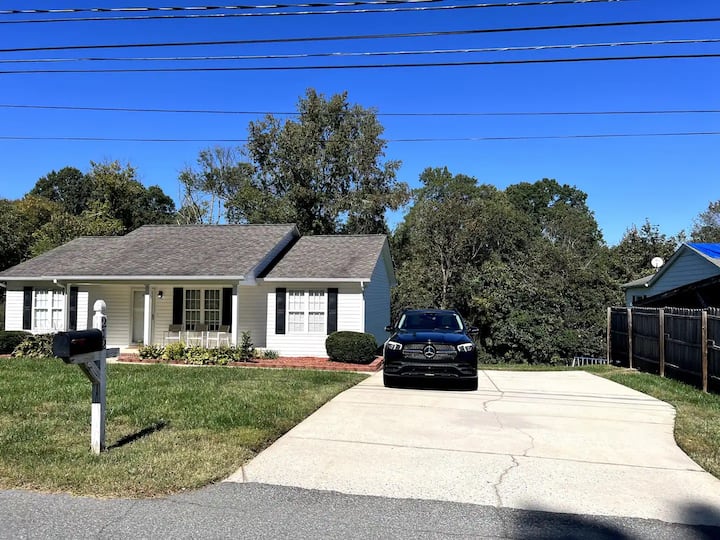 3 Bedroom Sleeps 6 - Cozy - Concord/harrisburg - Concord, NC