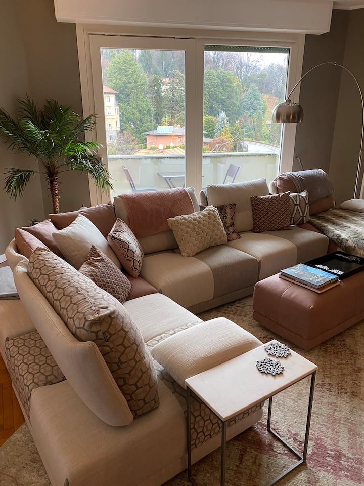 Central Luxury 2 Br Apt W Mtn View & 3 Balconies - Biella