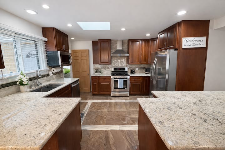 Modern 3br: 15 Min Drive To O’hare - Des Plaines, IL