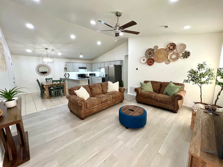 Cozy & Convenient 3br Home Near Tinker Afb - Oklahoma City, OK