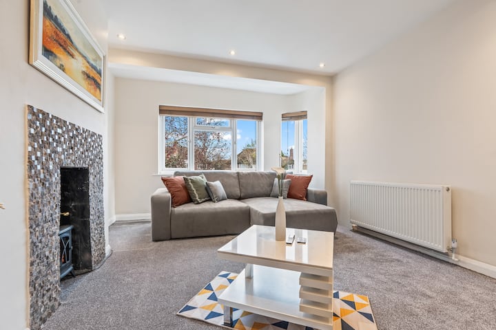Extended Stay 2br | Free Parking | Fast Wifi - Epsom