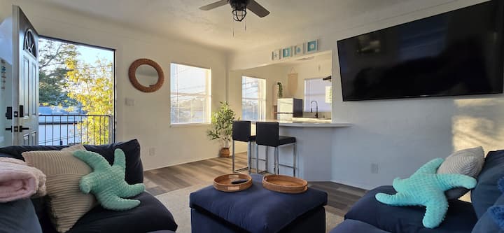 Tropical Terrace In Downtown St Pete Grand Central - St. Petersburg, FL