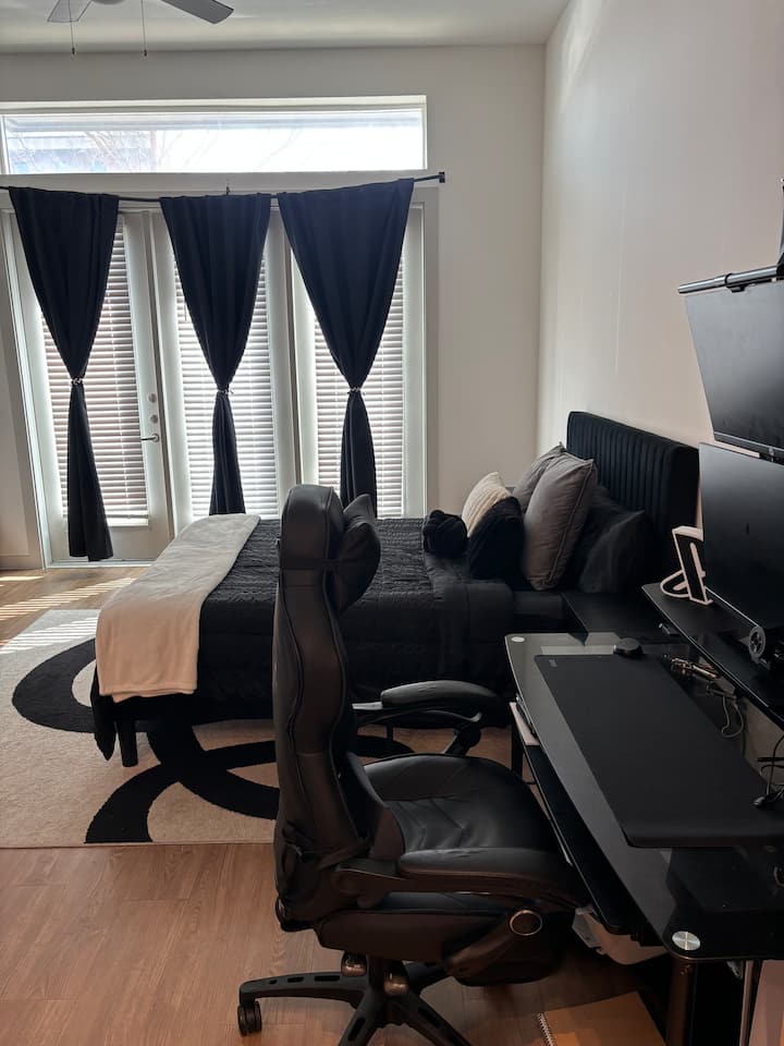 Midnight Luxe Studio - Mansfield, TX