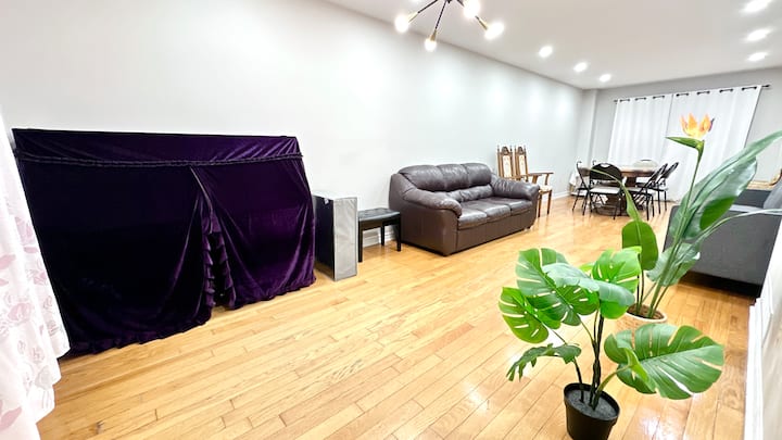 Bright 4 Bedrooms House In Markham | 2.5 Baths - Toronto, ON