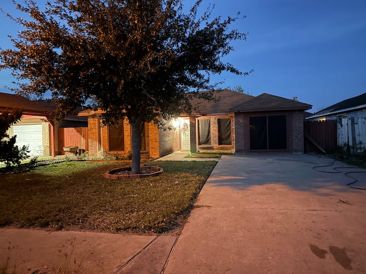 Enjoy Your Stay In 956 - Edinburg, TX