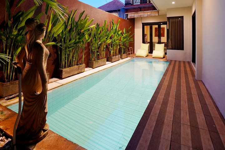 6 Bedrooms W/ Pool West Sanur -Twin Pengiyasan - Sanur