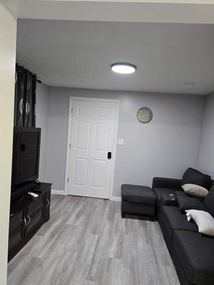 One Bedroom Apartment In Columbus, Indiana - Columbus