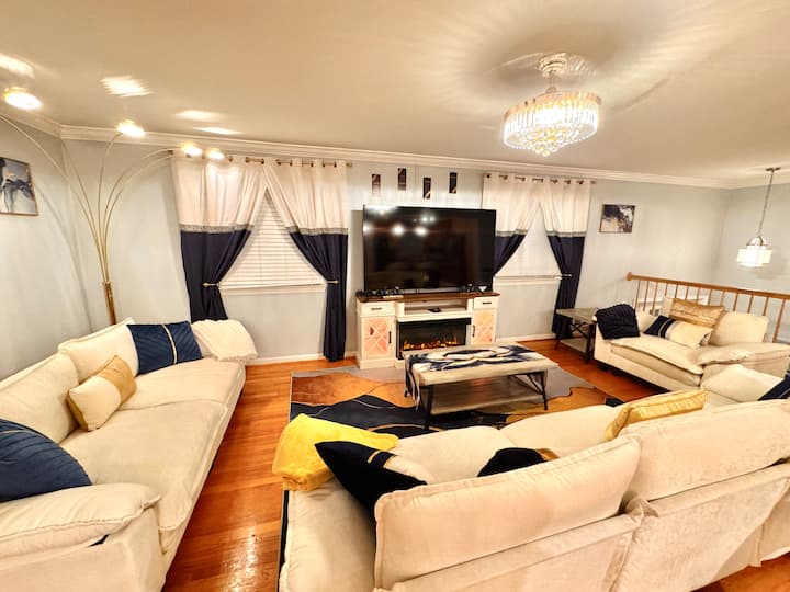 Luxury Stay: Hot Tub, Fire Pits, Sauna & Game Room - Accokeek, MD