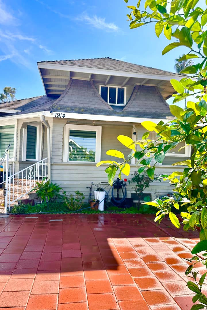 *Best Choice* Spacious Cozy Ktown House - Los Angeles, CA