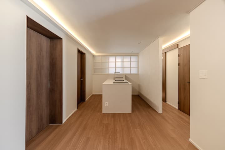 [Rs1]신규오픈/깨끗하고 모던한 감성 숙소/계단X/방2개/4인숙소/조용함 - Seoul