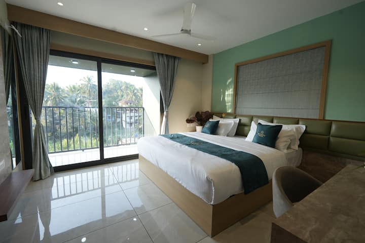 A Deluxe King Room In A Hotel At Kalpetta Wayanad - Kerala