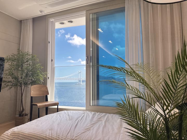 [오픈특가이벤트] 광안리오션뷰숙소/무료주차/밀락더마켓/극청결/7인/슈퍼호스트/ - Busan