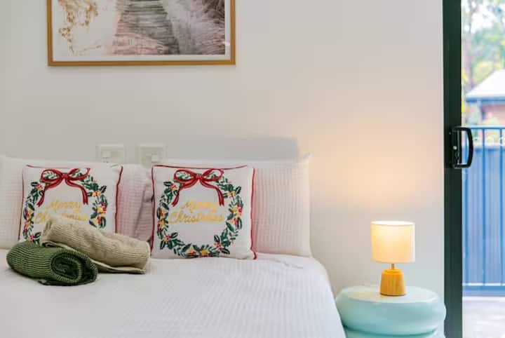 Coastal Calm | Bright Modern Studio In Brookvale - Manly