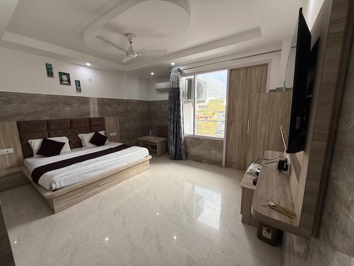 Super Deluxe At Srishti Inn - Katra