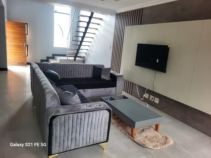 Modern 2-level, 2br Apartment | Skm Complex - Lubumbashi