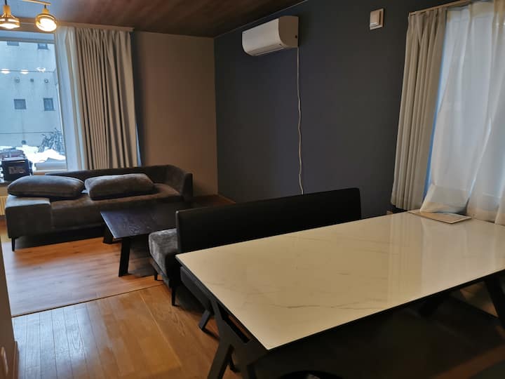 5lldk戸建/150㎡/バストイレ2/すすきの駅徒歩約20分/無料駐車場2台/キッチン2台完備 - Sapporo