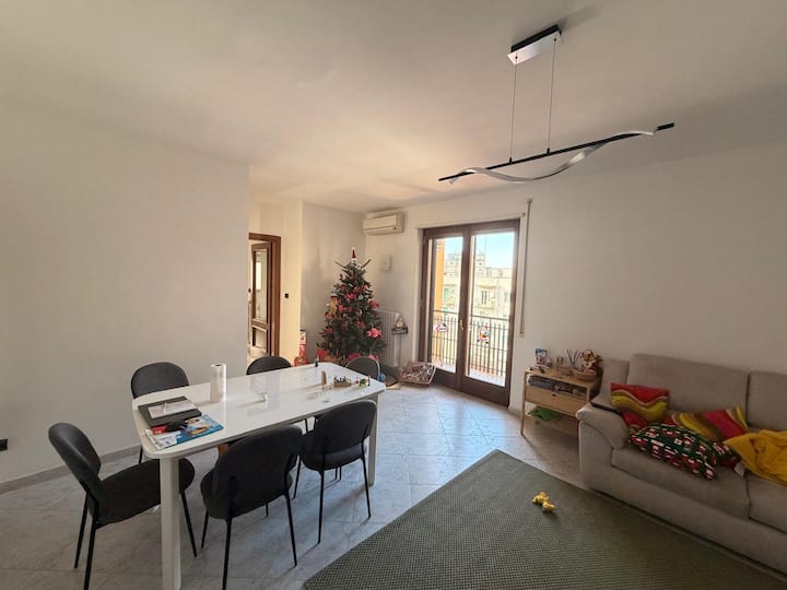 Luminoso Appartamento In Centro - Brindisi