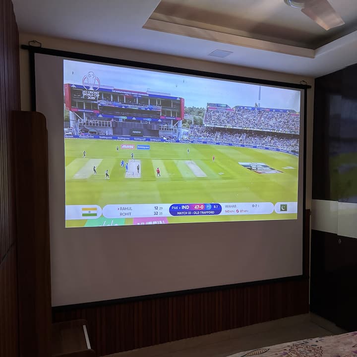 Heavenly Homes 1.0 | Stylish 1bhk With Projector - Neu Delhi