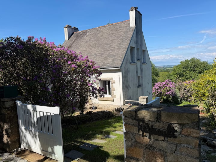 Ty Yseult - Maison Bretonne Avec Jardin - Cast