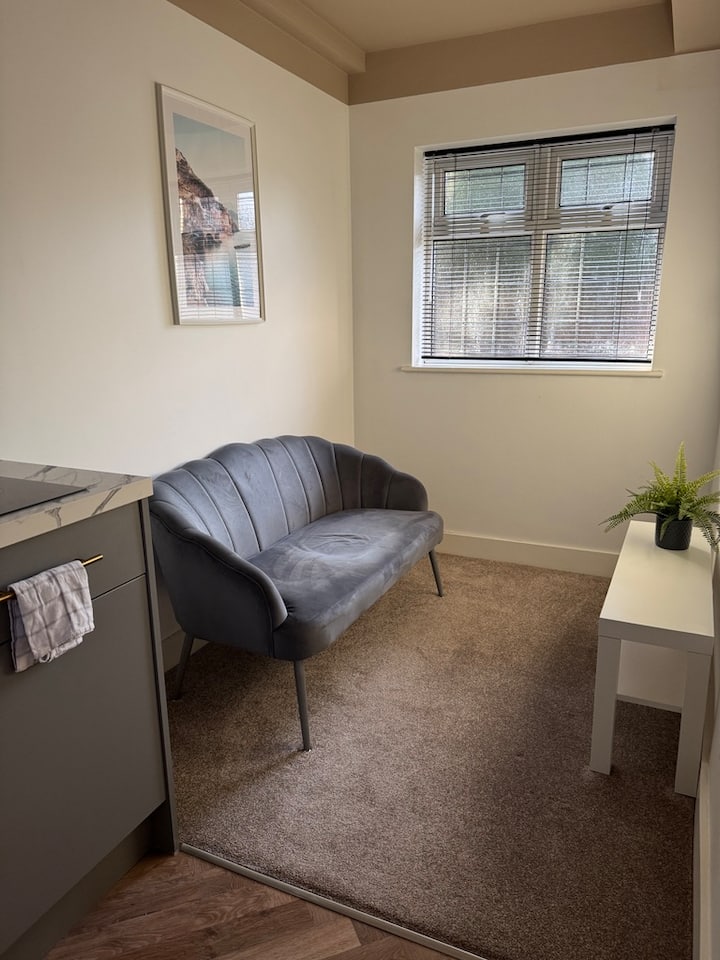 The Coach House, Gatwick - Apartment A - London Gatwick Airport (LGW)