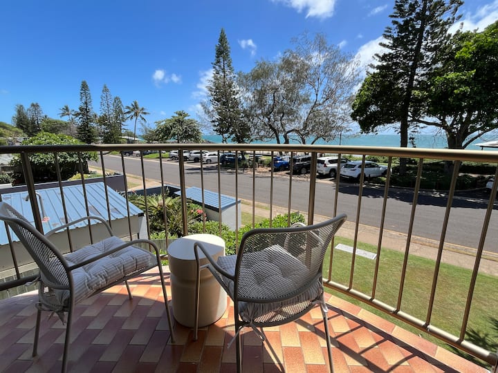 Sunrise On The Esplanade - Oceanfront Apartment - Bargara