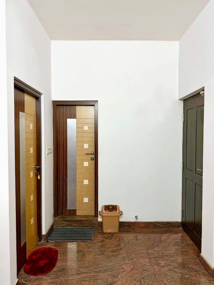 2bhk | Palace - 850m And Zoo - 500m | Prime Stay - Mysuru