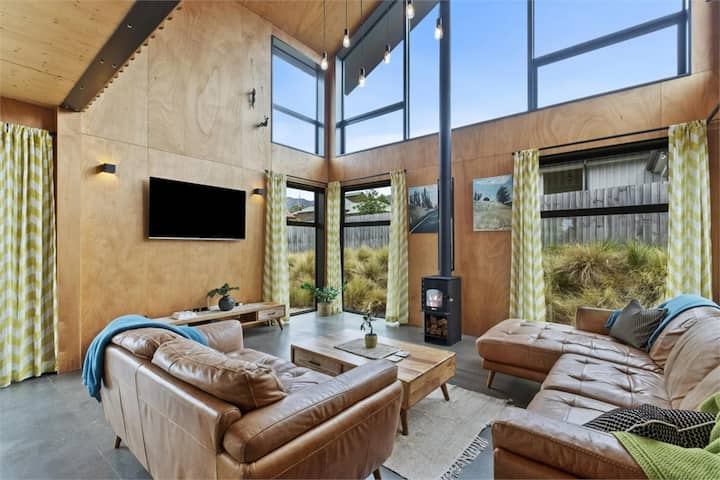 Stunning Central Hanmer Springs Luxury Eco-home - Hanmer Springs