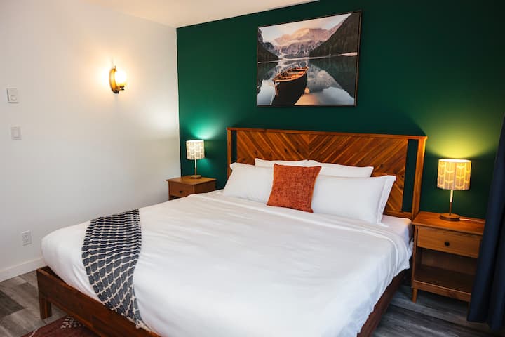 Tofino Oceanfront Hotel Suite - Tofino