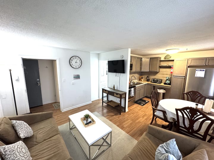Budget-friendly 2br/2ba • Walkable To Events - Virginia Beach, VA