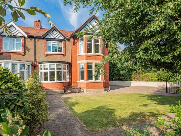 6 Bed In Colwyn Bay (Oc-88952) - Rhos on Sea