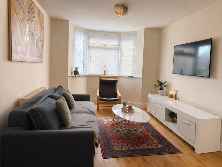 Large Property With Easy Access To London Heathrow - Uxbridge