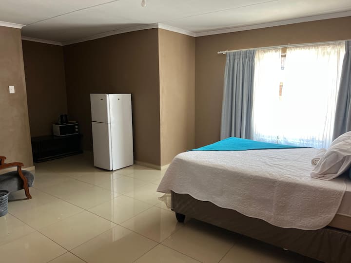 En-suite Room With Private Entrance In Mokopane - Mokopane