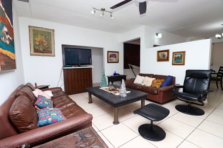 Spacious Home At A Private Residential @Escalón - San Salvador (El Salvador)