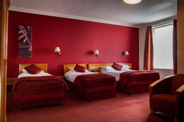 Q Family Room 4, Royal Exeter Hotel - Mudeford