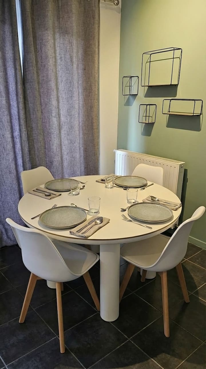 Rez De Jardin De Standing - Parking Privé - Cern - Gex