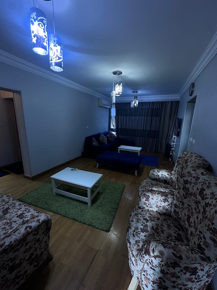 Cozy 3br Apartment Near Airport & Metro Station - カイロ