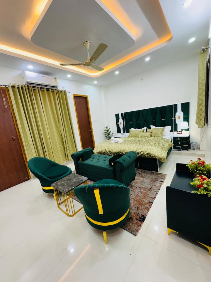 The Green House | Luxury 3br Villa In Gomti Nagar - Lucknow