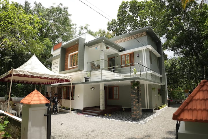 Calm Atmosphere ,100 Metre From The Main Road - Kothamangalam