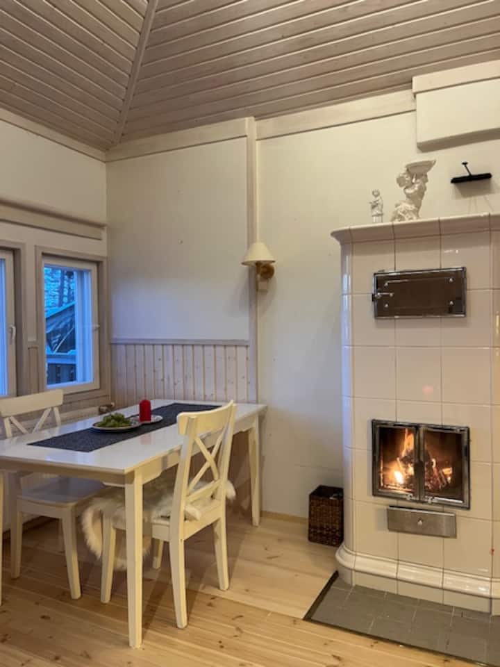 Pihamökki 2 Km Keskustasta,
Saimaan ääRellä. - Taipalsaari