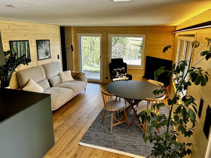 Stylish, Newly Renovated Apartment In A Chalet - Amden