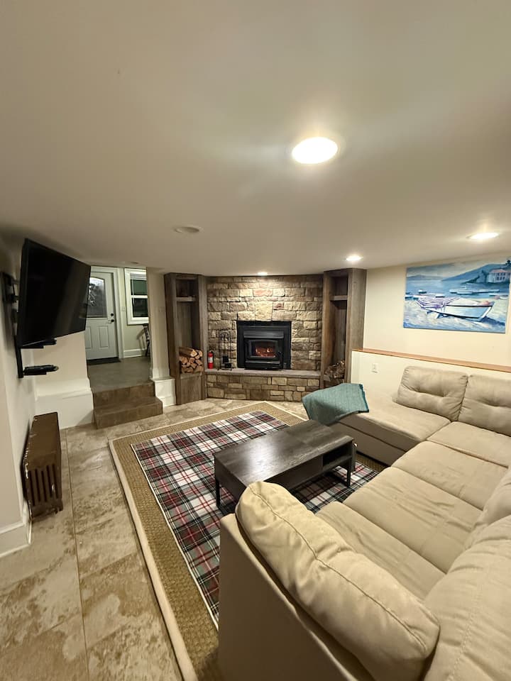 Lake George Retreat - Ski, Lake Access & Village - Lake George, NY