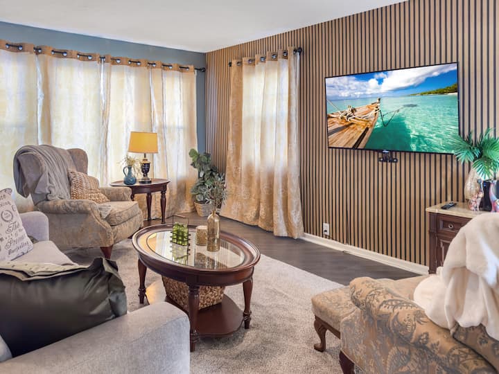 Ranch Style Close To Rose And Isu, Deming Park - Terre Haute, IN