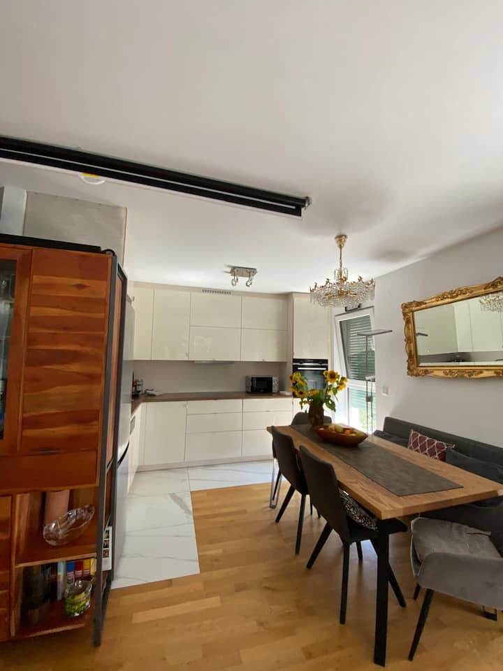 Obere Ebene Des Hauses In Top Gegend Von Wien - Perchtoldsdorf