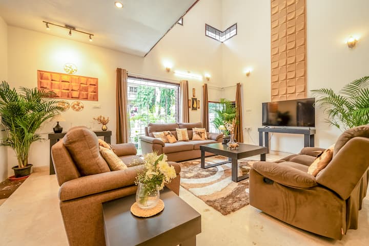 5bhk Glasshouse Spacez Villa With Garden Patio - Bangalore