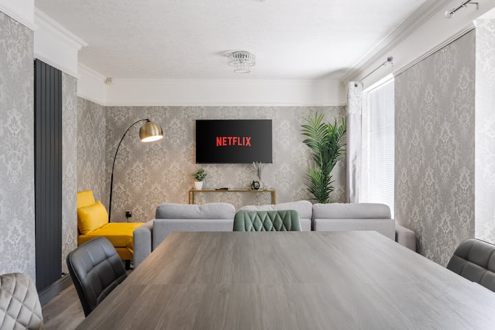 Stylish Boutique 3br Opposite Etihad & Coop - Manchester